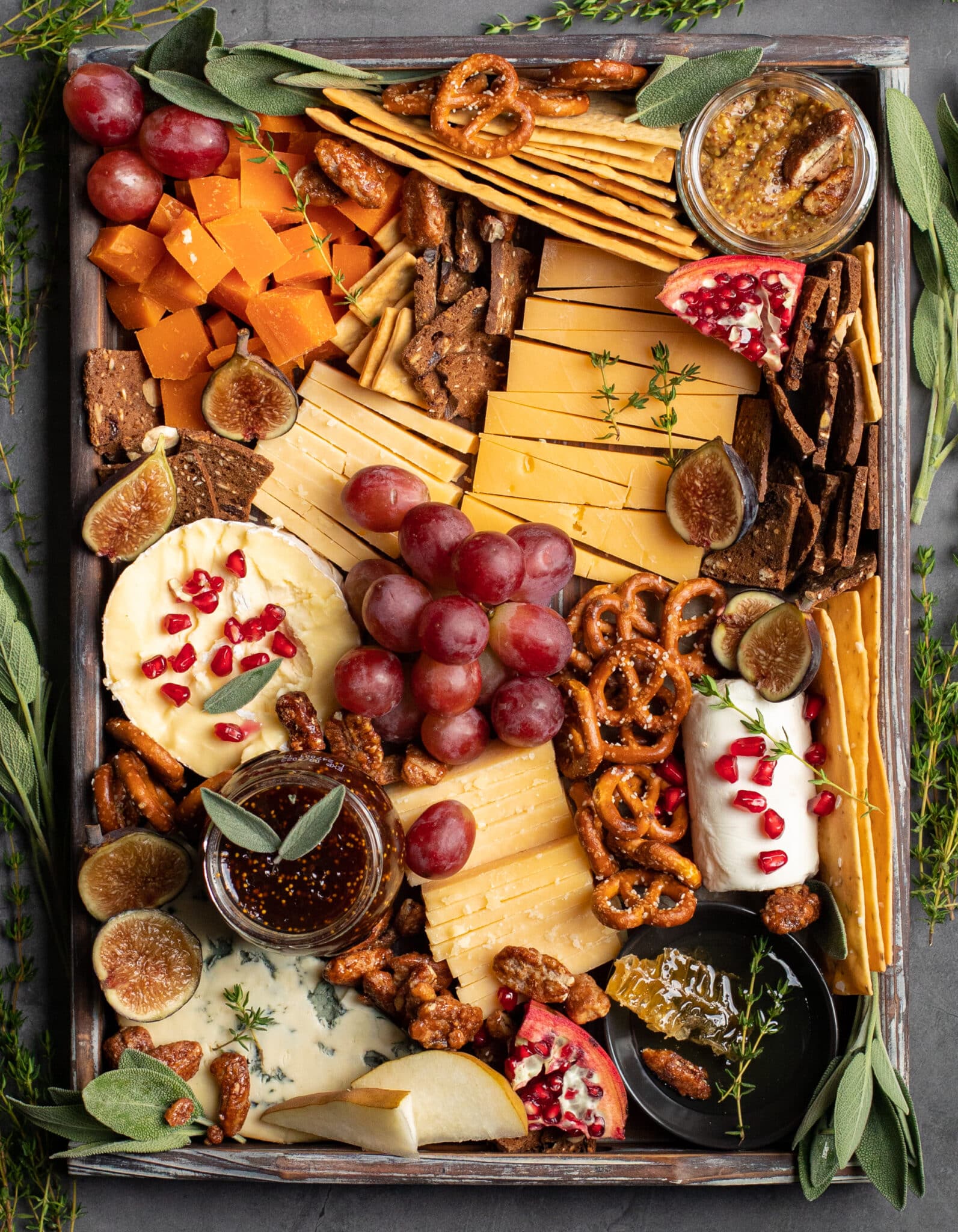 How to Build a Harvest Cheese Board