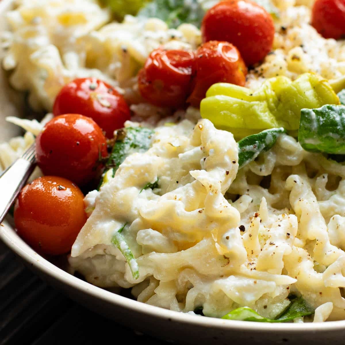 Feta Pasta Recipe with Spinach and Burst Tomatoes