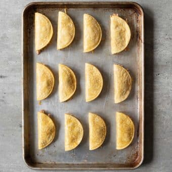 Chicken and Cheese Mini Tacos (Quick and Easy Recipe)
